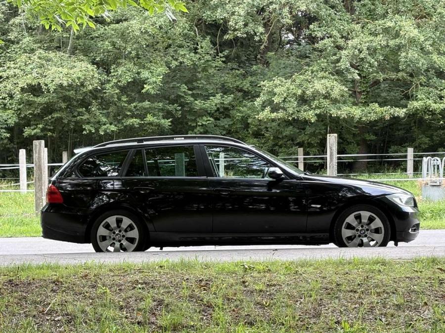 Black BMW 320 2006 in Siauliai, with an engine capacity of 2.00 L and mileage of 396 thousand km for 2550 €, photo 5 on AUTOMOTO.COM.LV