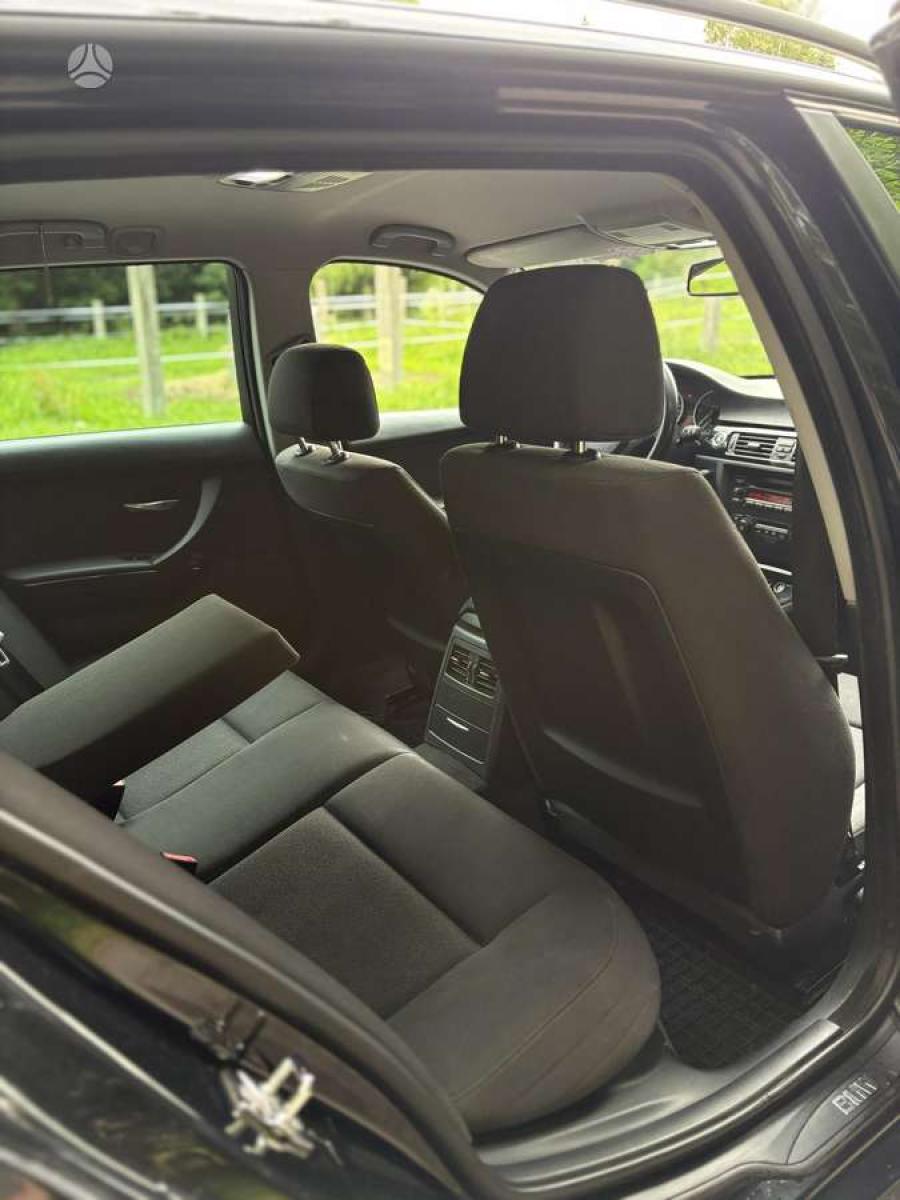 Black BMW 320 2006 in Siauliai, with an engine capacity of 2.00 L and mileage of 396 thousand km for 2550 €, photo 13 on AUTOMOTO.COM.LV