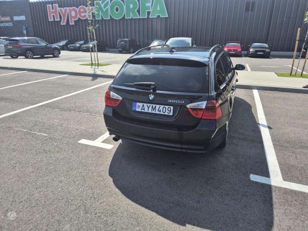 Melns BMW 320 2006 Panevēža, ar dzinēja tilpumu 0.00 L un nobraukumu 289 tūkst. km par 3450 €, foto 5 vietnē AUTOMOTO.COM.LV