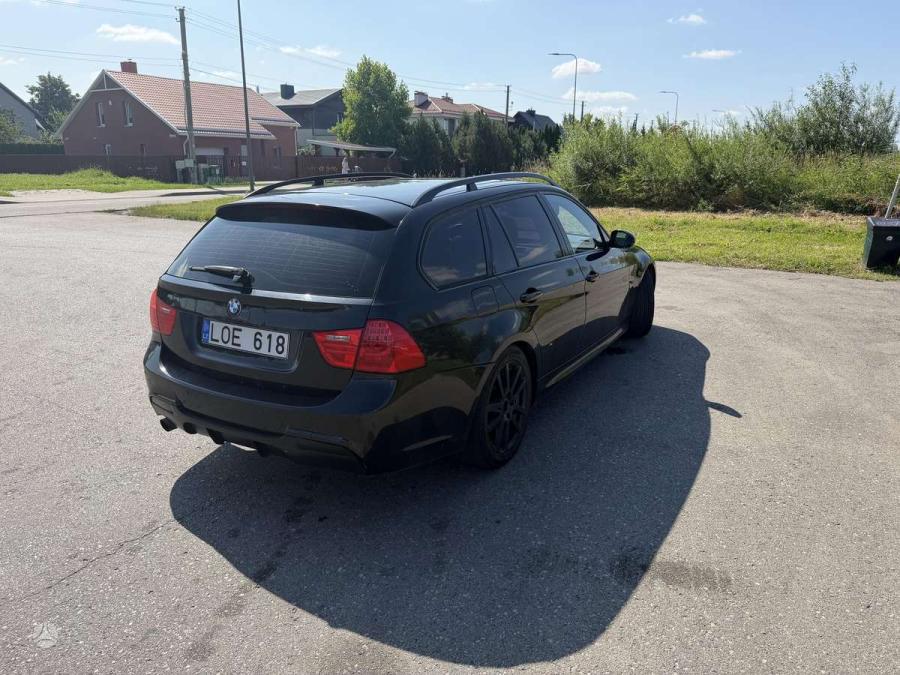 Melns BMW 320 2006 Kauņa, ar dzinēja tilpumu 1.99 L un nobraukumu 360 tūkst. km par 3200 €, foto 4 vietnē AUTOMOTO.COM.LV