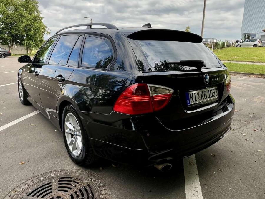 Black BMW 320 2006 in Kaunas, with an engine capacity of 2.00 L and mileage of 335 thousand km for 3600 €, photo 8 on AUTOMOTO.COM.LV