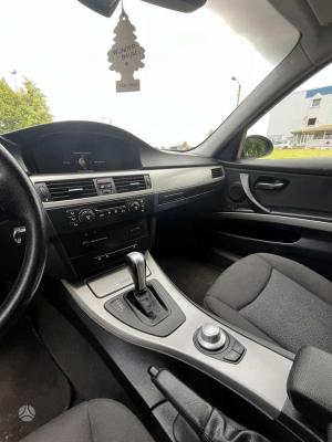 Black BMW 320 2006 in Kaunas, with an engine capacity of 2.00 L and mileage of 335 thousand km for 3600 €, photo 14 on AUTOMOTO.COM.LV