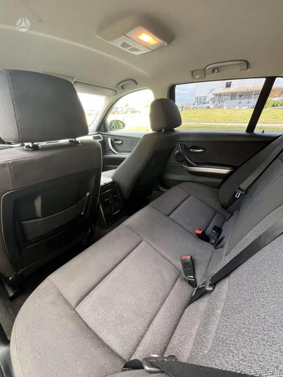 Black BMW 320 2006 in Kaunas, with an engine capacity of 2.00 L and mileage of 335 thousand km for 3600 €, photo 16 on AUTOMOTO.COM.LV