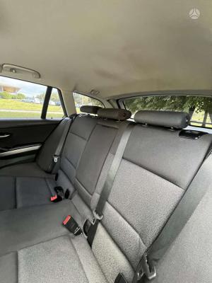 Black BMW 320 2006 in Kaunas, with an engine capacity of 2.00 L and mileage of 335 thousand km for 3600 €, photo 17 on AUTOMOTO.COM.LV