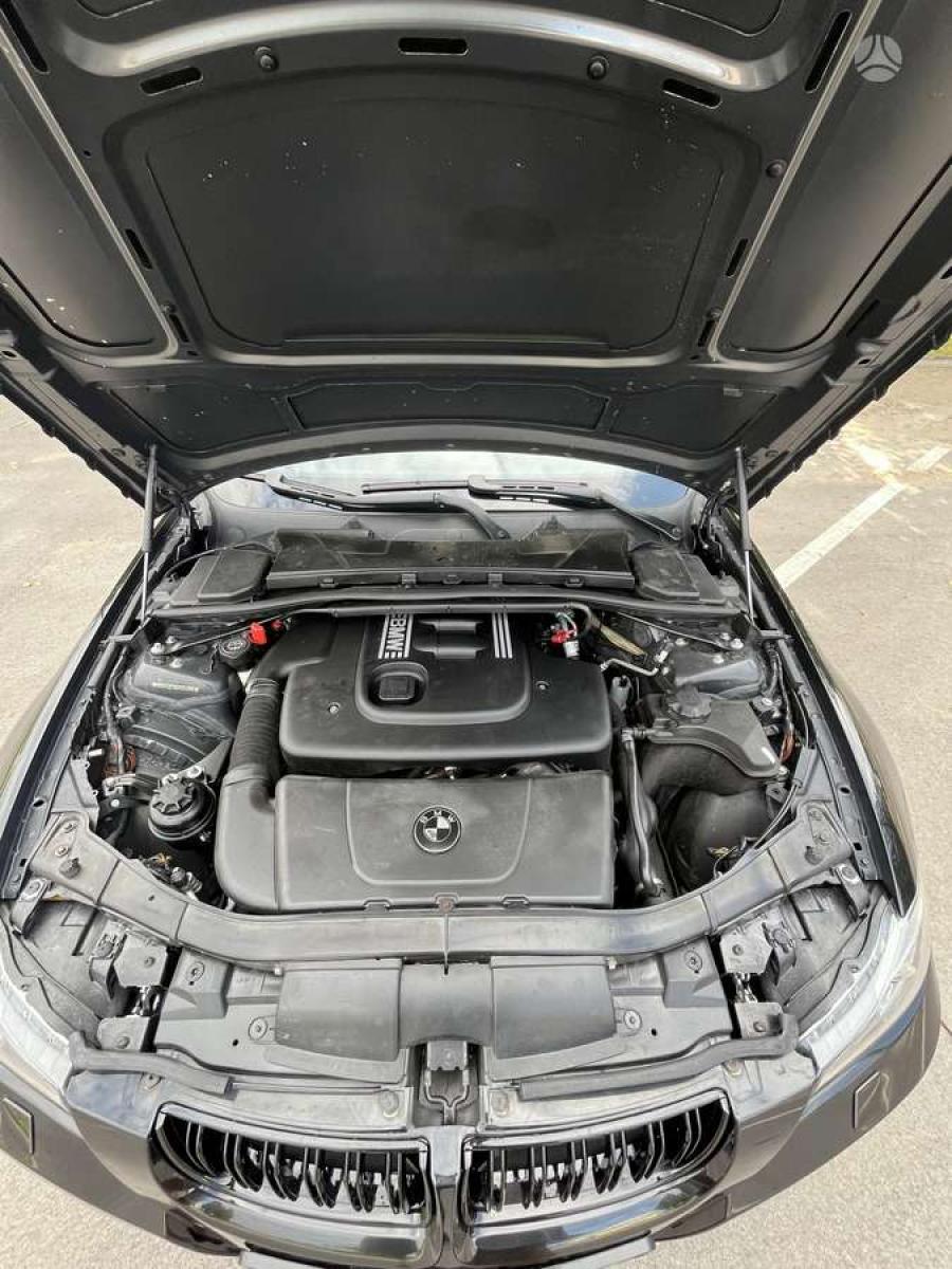 Black BMW 320 2006 in Kaunas, with an engine capacity of 2.00 L and mileage of 335 thousand km for 3600 €, photo 19 on AUTOMOTO.COM.LV