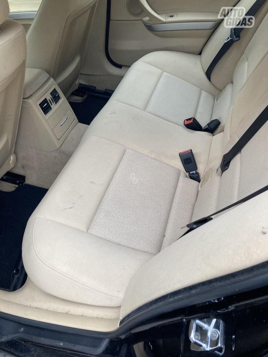 Black BMW 320 2006 in Vilnius, with an engine capacity of 2.00 L and mileage of 395 thousand km for 1750 €, photo 9 on AUTOMOTO.COM.LV
