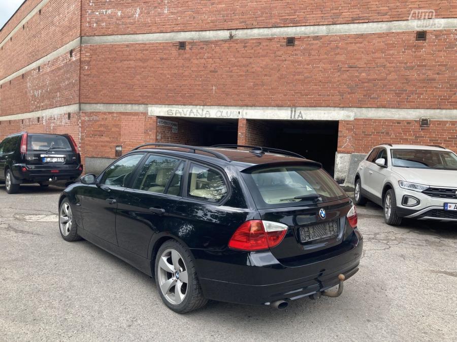Black BMW 320 2006 in Vilnius, with an engine capacity of 2.00 L and mileage of 395 thousand km for 1750 €, photo 4 on AUTOMOTO.COM.LV