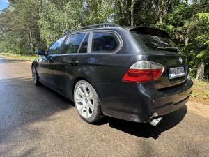 Black BMW 320 2006 in Vilnius, with an engine capacity of 2.00 L and mileage of 410 thousand km for 3850 €, photo 3 on AUTOMOTO.COM.LV