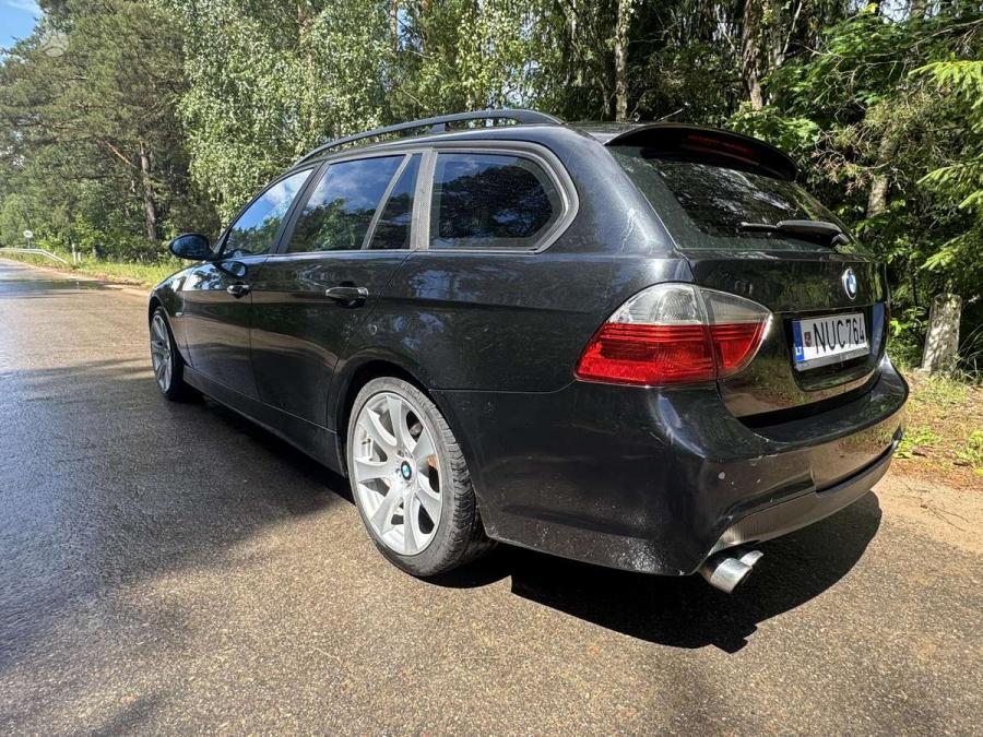 Black BMW 320 2006 in Vilnius, with an engine capacity of 2.00 L and mileage of 410 thousand km for 3850 €, photo 3 on AUTOMOTO.COM.LV