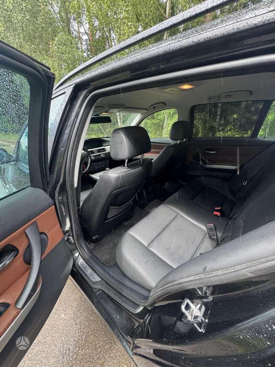 Black BMW 320 2006 in Vilnius, with an engine capacity of 2.00 L and mileage of 410 thousand km for 3850 €, photo 9 on AUTOMOTO.COM.LV