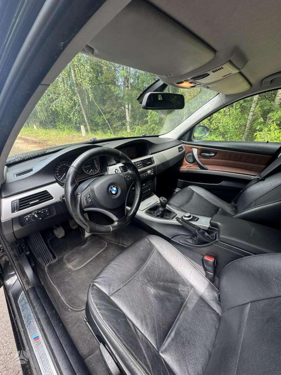 Black BMW 320 2006 in Vilnius, with an engine capacity of 2.00 L and mileage of 410 thousand km for 3850 €, photo 12 on AUTOMOTO.COM.LV
