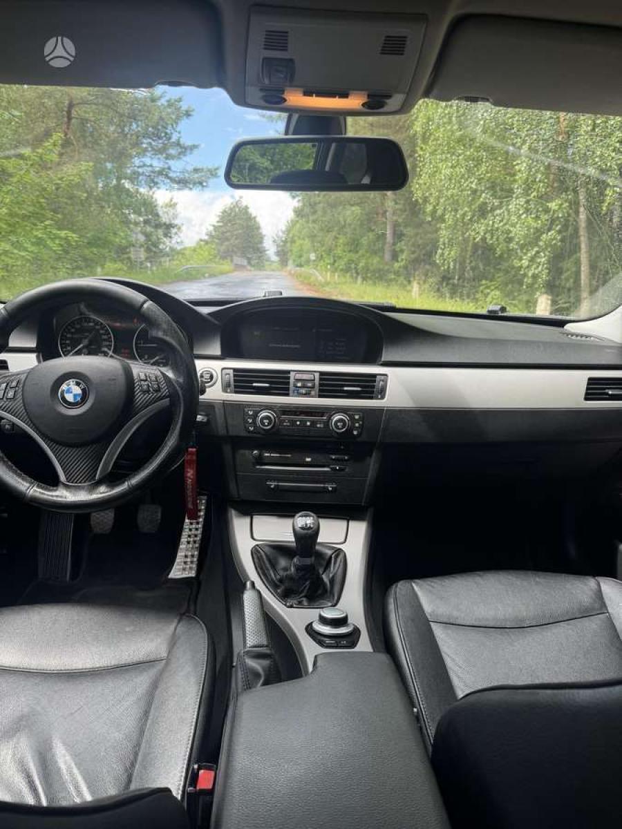 Black BMW 320 2006 in Vilnius, with an engine capacity of 2.00 L and mileage of 410 thousand km for 3850 €, photo 14 on AUTOMOTO.COM.LV