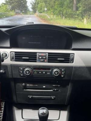 Black BMW 320 2006 in Vilnius, with an engine capacity of 2.00 L and mileage of 410 thousand km for 3850 €, photo 15 on AUTOMOTO.COM.LV
