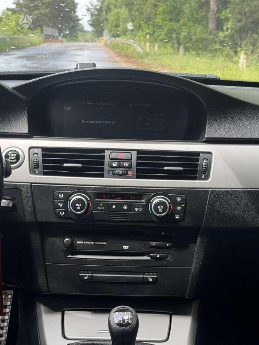 Black BMW 320 2006 in Vilnius, with an engine capacity of 2.00 L and mileage of 410 thousand km for 3850 €, photo 15 on AUTOMOTO.COM.LV