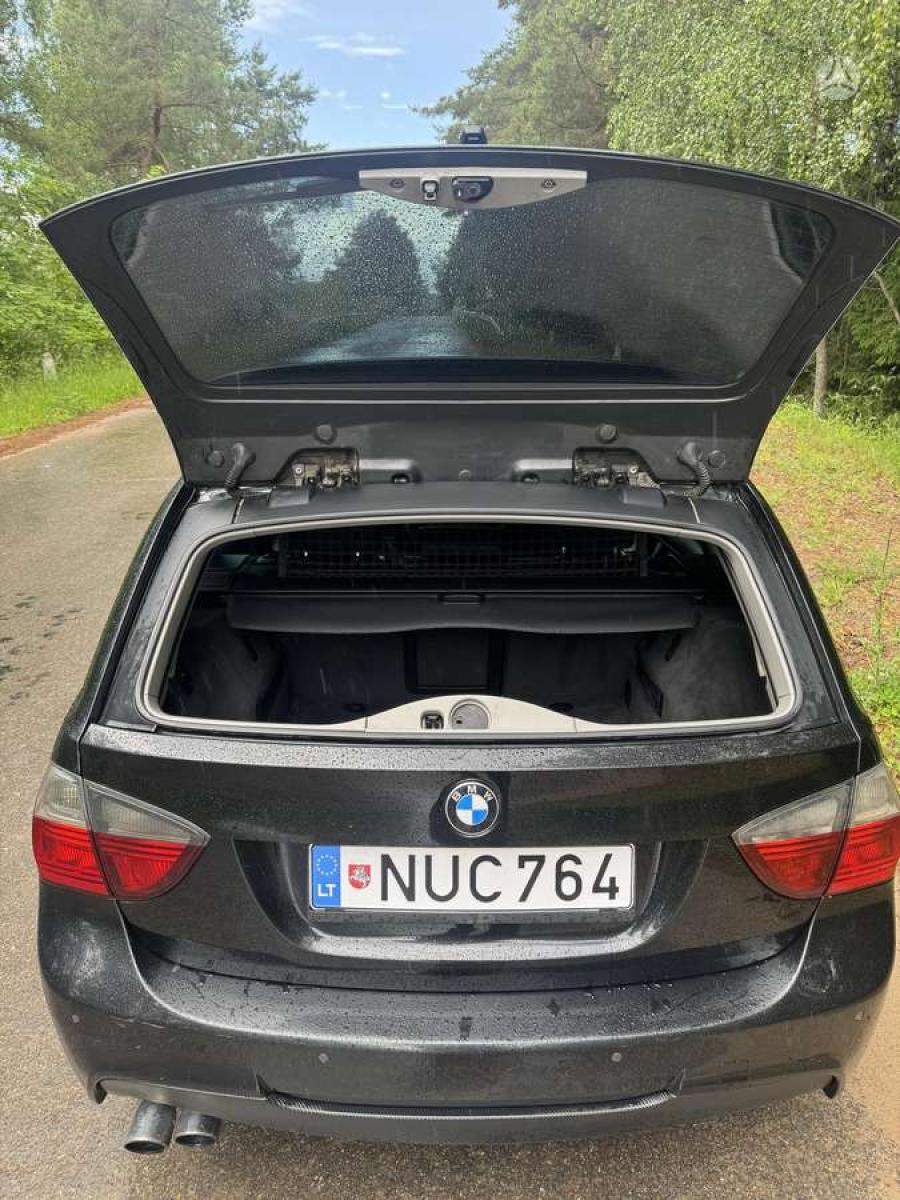 Black BMW 320 2006 in Vilnius, with an engine capacity of 2.00 L and mileage of 410 thousand km for 3850 €, photo 16 on AUTOMOTO.COM.LV