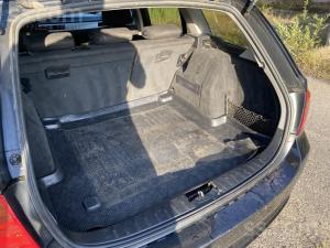 Black BMW 320 2006 in Balvi, with an engine capacity of 2.00 L and mileage of 381 thousand km for 1950 €, photo 15 on AUTOMOTO.COM.LV
