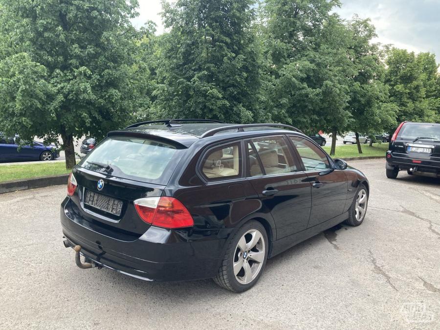 Melns BMW 320 2006 Viļņa, ar dzinēja tilpumu 2.00 L un nobraukumu 395 tūkst. km par 1750 €, foto 3 vietnē AUTOMOTO.COM.LV