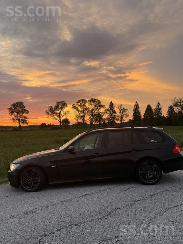 Melns BMW 320 2006 Ventspils, ar dzinēja tilpumu 2.00 L un nobraukumu 0 tūkst. km par 4400 €, foto 2 vietnē AUTOMOTO.COM.LV