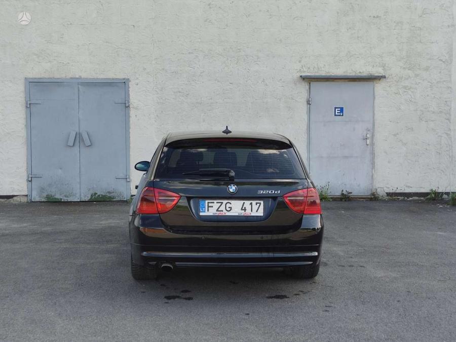 Black BMW 320 2006 in Alytus, with an engine capacity of 0.00 L and mileage of 300 thousand km for 3000 €, photo 5 on AUTOMOTO.COM.LV