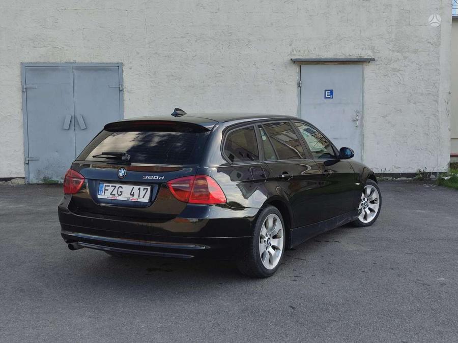 Black BMW 320 2006 in Alytus, with an engine capacity of 0.00 L and mileage of 300 thousand km for 3000 €, photo 6 on AUTOMOTO.COM.LV