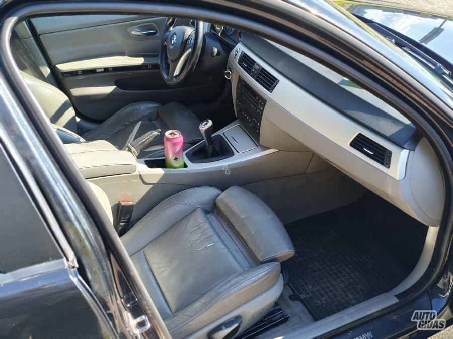 Black BMW 320 2006 in Alytus, with an engine capacity of 2.00 L and mileage of 330 thousand km for 1500 €, photo 8 on AUTOMOTO.COM.LV