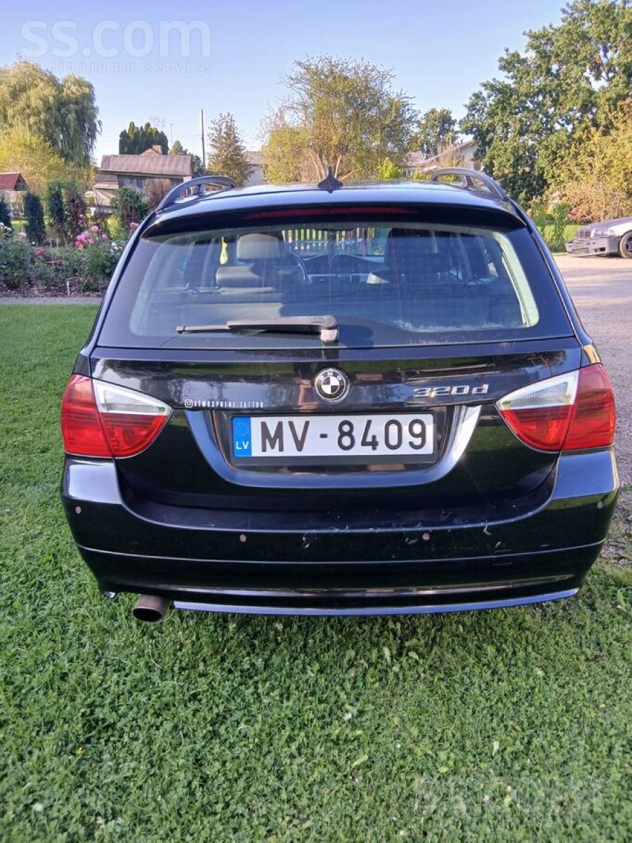 Melns BMW 320 2006 Jūrmala, ar dzinēja tilpumu 2.00 L un nobraukumu 355 tūkst. km par 2500 €, foto 4 vietnē AUTOMOTO.COM.LV