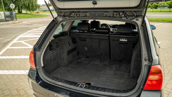 Melns BMW 320 2006 Panevēža, ar dzinēja tilpumu 2.00 L un nobraukumu 368 tūkst. km par 3900 €, foto 9 vietnē AUTOMOTO.COM.LV