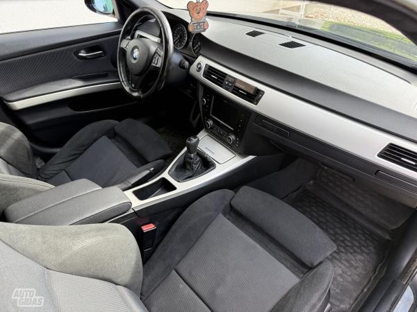 Melns BMW 320 2006 Panevēža, ar dzinēja tilpumu 2.00 L un nobraukumu 331 tūkst. km par 3200 €, foto 7 vietnē AUTOMOTO.COM.LV