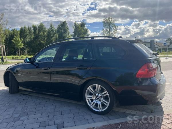 Melns BMW 320 2006 Jelgava, ar dzinēja tilpumu 2.00 L un nobraukumu 335 tūkst. km par 3500 €, foto 4 vietnē AUTOMOTO.COM.LV
