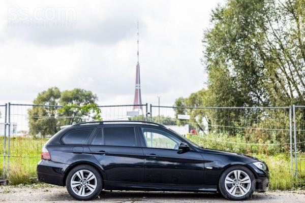 Black BMW 320 2006 in Riga, with an engine capacity of 2.00 L and mileage of 305 thousand km for 4490 €, photo 6 on AUTOMOTO.COM.LV