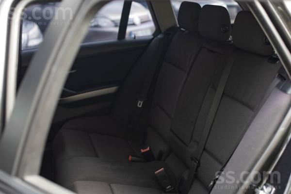 Black BMW 320 2006 in Riga, with an engine capacity of 2.00 L and mileage of 305 thousand km for 4490 €, photo 11 on AUTOMOTO.COM.LV