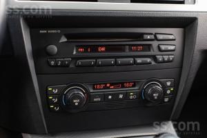 Black BMW 320 2006 in Riga, with an engine capacity of 2.00 L and mileage of 305 thousand km for 4490 €, photo 18 on AUTOMOTO.COM.LV