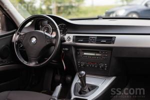 Black BMW 320 2006 in Riga, with an engine capacity of 2.00 L and mileage of 305 thousand km for 4490 €, photo 20 on AUTOMOTO.COM.LV