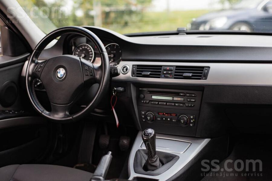 Black BMW 320 2006 in Riga, with an engine capacity of 2.00 L and mileage of 305 thousand km for 4490 €, photo 20 on AUTOMOTO.COM.LV