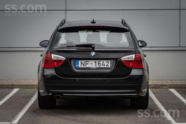 Black BMW 320 2006 in Riga, with an engine capacity of 3.00 L and mileage of 293 thousand km for 3950 €, photo 6 on AUTOMOTO.COM.LV