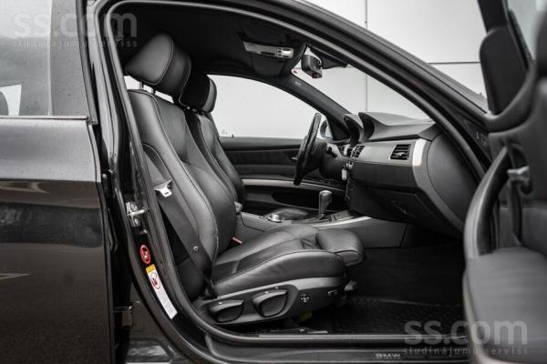 Black BMW 320 2006 in Riga, with an engine capacity of 3.00 L and mileage of 293 thousand km for 3950 €, photo 10 on AUTOMOTO.COM.LV