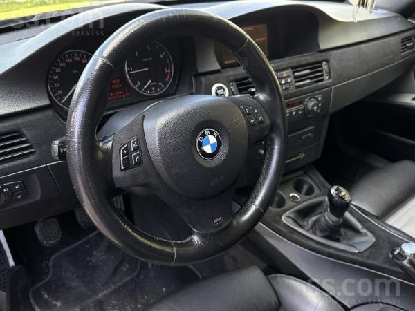 Melns BMW 320 2006 Tukums, ar dzinēja tilpumu 2.00 L un nobraukumu 0 tūkst. km par 4500 €, foto 7 vietnē AUTOMOTO.COM.LV