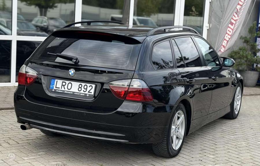 Black BMW 320 2006 in Radviliskis, with an engine capacity of 2.00 L and mileage of 389 thousand km for 3150 €, photo 10 on AUTOMOTO.COM.LV