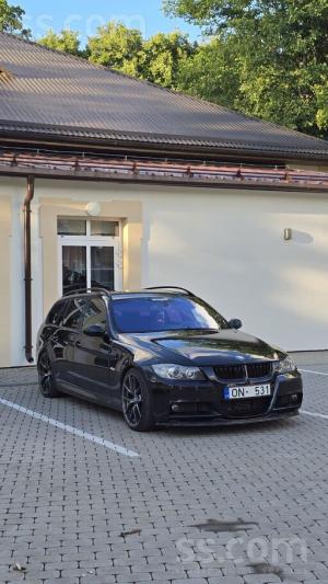 Melns BMW 320 2006 Madona, ar dzinēja tilpumu 2.00 L un nobraukumu 400 tūkst. km par 4500 €, foto  vietnē AUTOMOTO.COM.LV