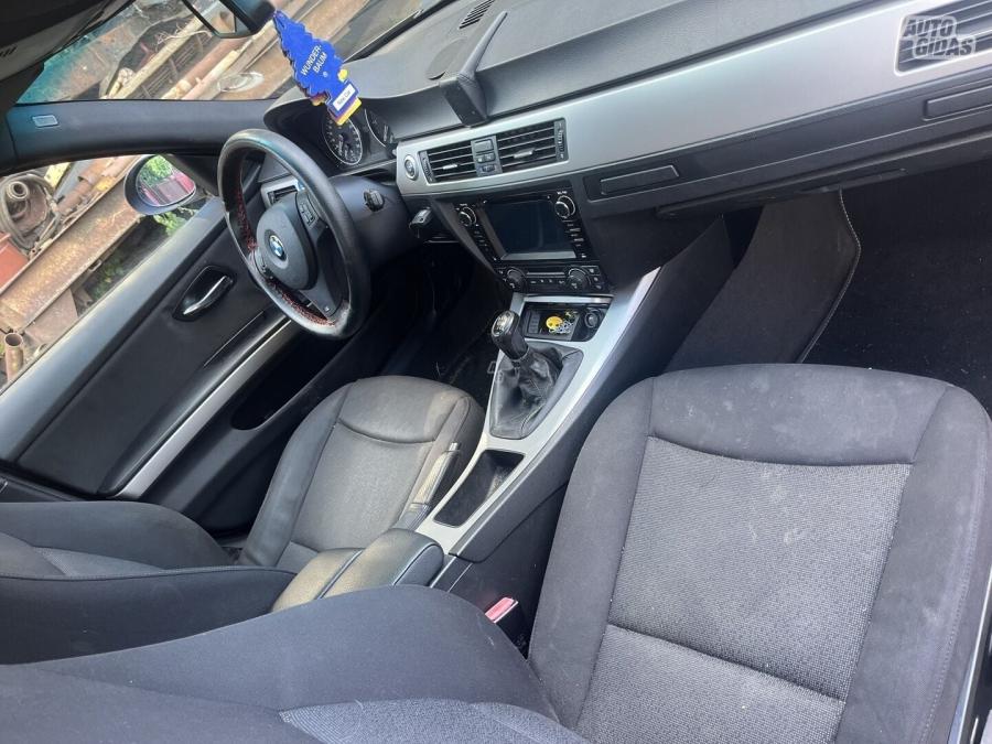 Melns BMW 320 2006 Vilkaviškis, ar dzinēja tilpumu 2.00 L un nobraukumu 288 tūkst. km par 1499 €, foto 6 vietnē AUTOMOTO.COM.LV