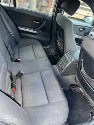 Melns BMW 320 2006 Vilkaviškis, ar dzinēja tilpumu 2.00 L un nobraukumu 288 tūkst. km par 1499 €, foto 8 vietnē AUTOMOTO.COM.LV