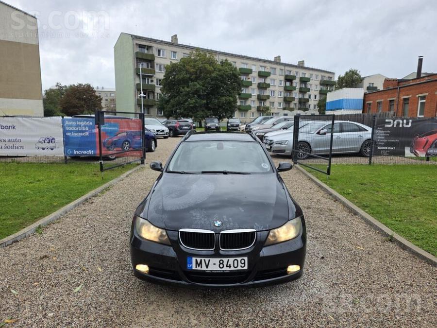 Black BMW 320 2006 in Ventspils, with an engine capacity of 2.00 L and mileage of 356 thousand km for 3390 €, photo 3 on AUTOMOTO.COM.LV