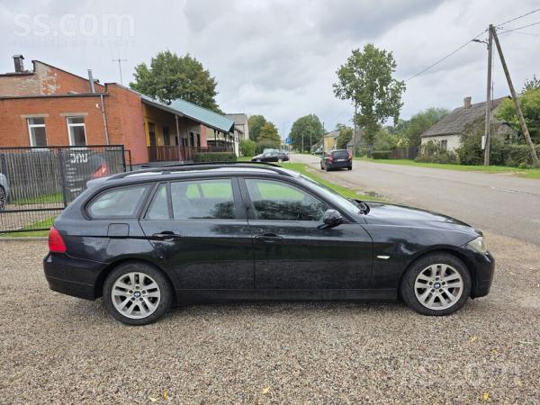 BMW 320 2006 in Ventspils on AUTOMOTO.COM.LV Black BMW 320 2006 in Ventspils, with an engine capacity of 2.00 L and mileage of 356 thousand km for 3390 β¬, photo 6 on AUTOMOTO.COM.LV