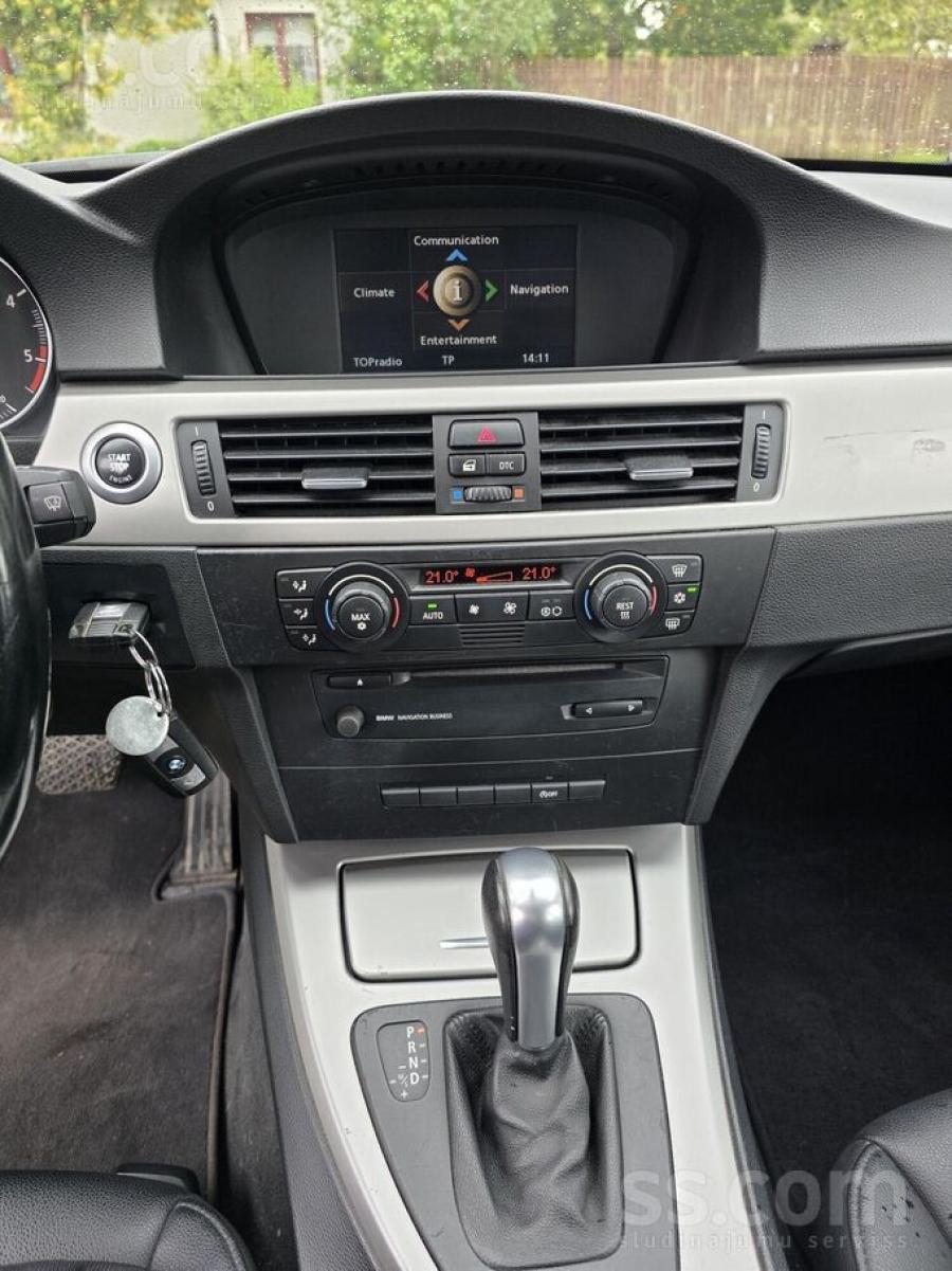 Black BMW 320 2006 in Ventspils, with an engine capacity of 2.00 L and mileage of 356 thousand km for 3390 €, photo 13 on AUTOMOTO.COM.LV