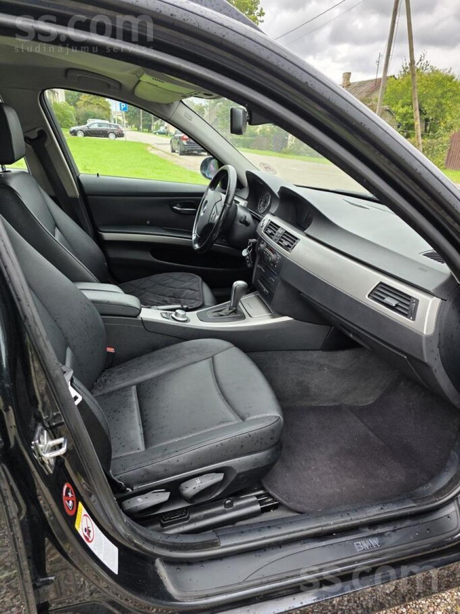 Black BMW 320 2006 in Ventspils, with an engine capacity of 2.00 L and mileage of 356 thousand km for 3390 €, photo 14 on AUTOMOTO.COM.LV