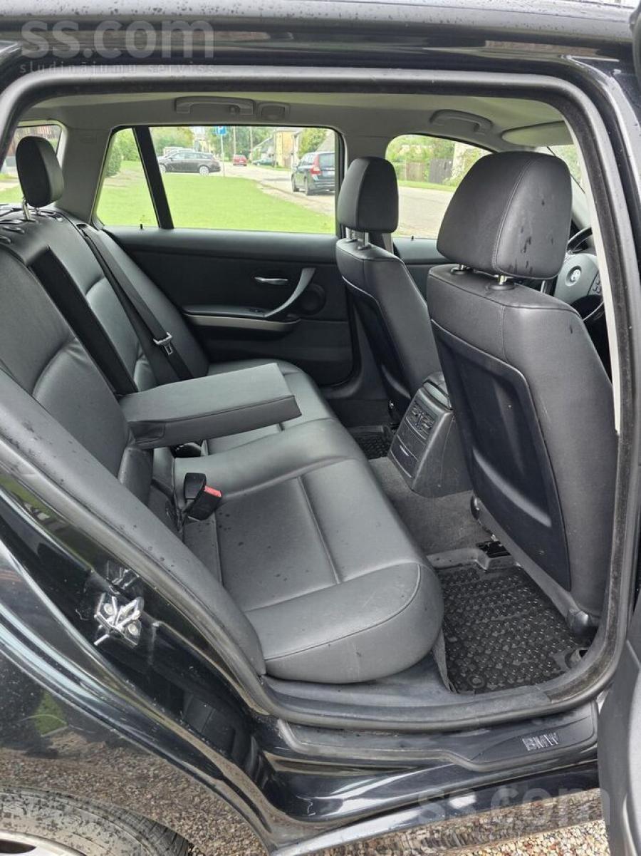 Black BMW 320 2006 in Ventspils, with an engine capacity of 2.00 L and mileage of 356 thousand km for 3390 €, photo 17 on AUTOMOTO.COM.LV