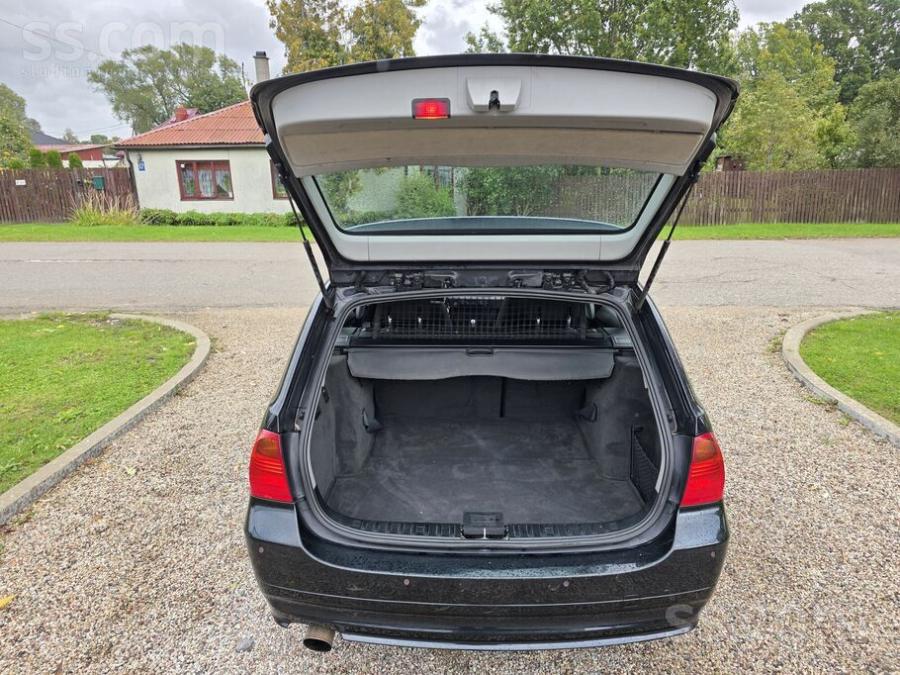 Black BMW 320 2006 in Ventspils, with an engine capacity of 2.00 L and mileage of 356 thousand km for 3390 €, photo 19 on AUTOMOTO.COM.LV