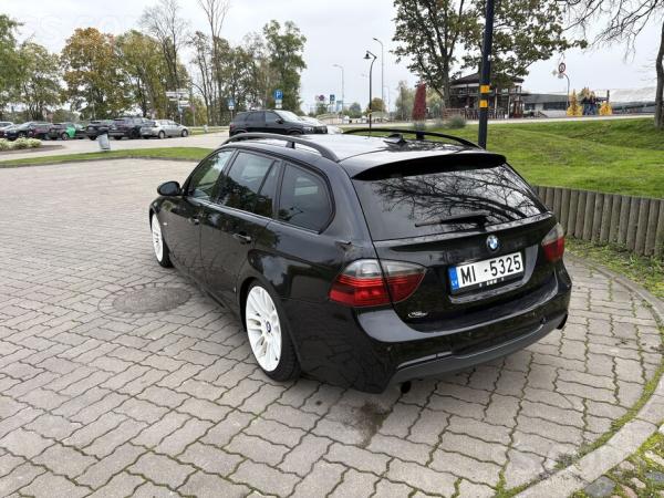 BMW 320 2006 Jelgava vietnÄ Melns BMW 320 2006 Jelgava, ar dzinÄja tilpumu 2.00 L un nobraukumu 382 tÅ«kst. km par 2800 ā¬, foto 3 vietnÄ AUTOMOTO.COM.LV
