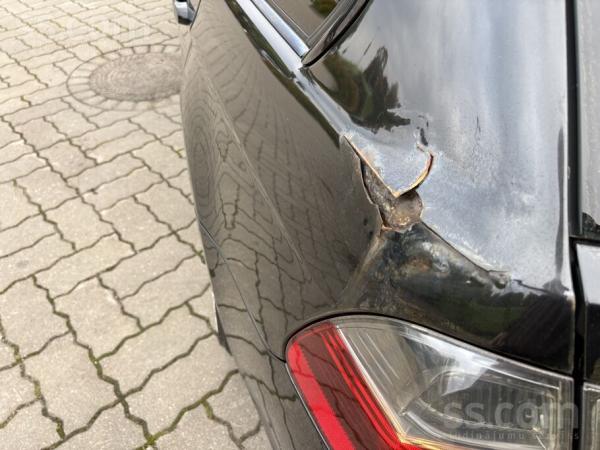 BMW 320 2006 Jelgava vietnÄ Melns BMW 320 2006 Jelgava, ar dzinÄja tilpumu 2.00 L un nobraukumu 382 tÅ«kst. km par 2800 ā¬, foto 4 vietnÄ AUTOMOTO.COM.LV