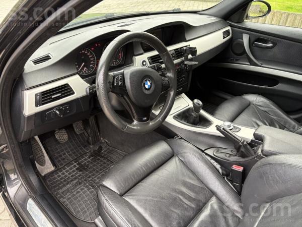 BMW 320 2006 Jelgava vietnÄ Melns BMW 320 2006 Jelgava, ar dzinÄja tilpumu 2.00 L un nobraukumu 382 tÅ«kst. km par 2800 ā¬, foto 8 vietnÄ AUTOMOTO.COM.LV